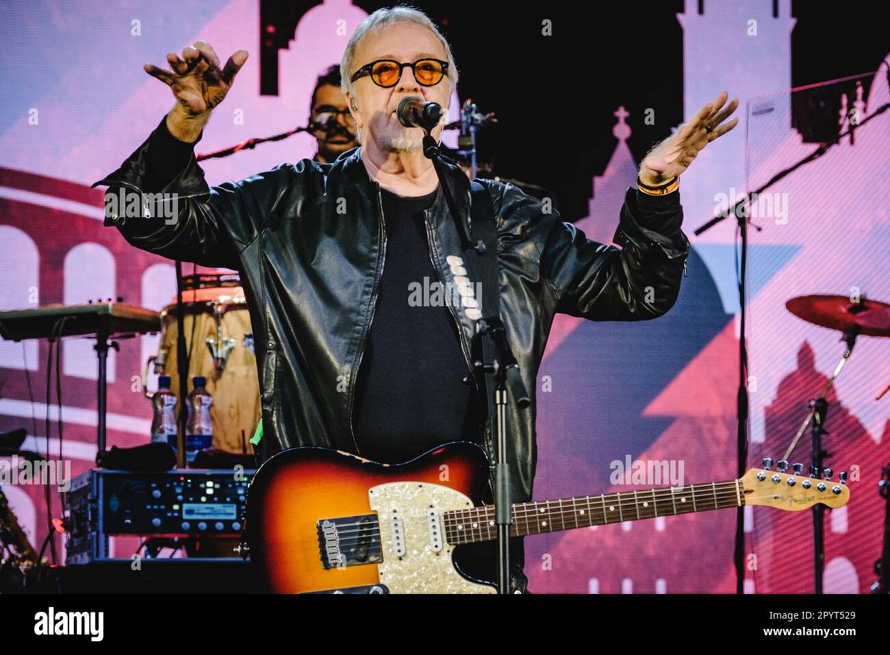 Umberto tozzi italian singer hi-res stock photography and images - Alamy
