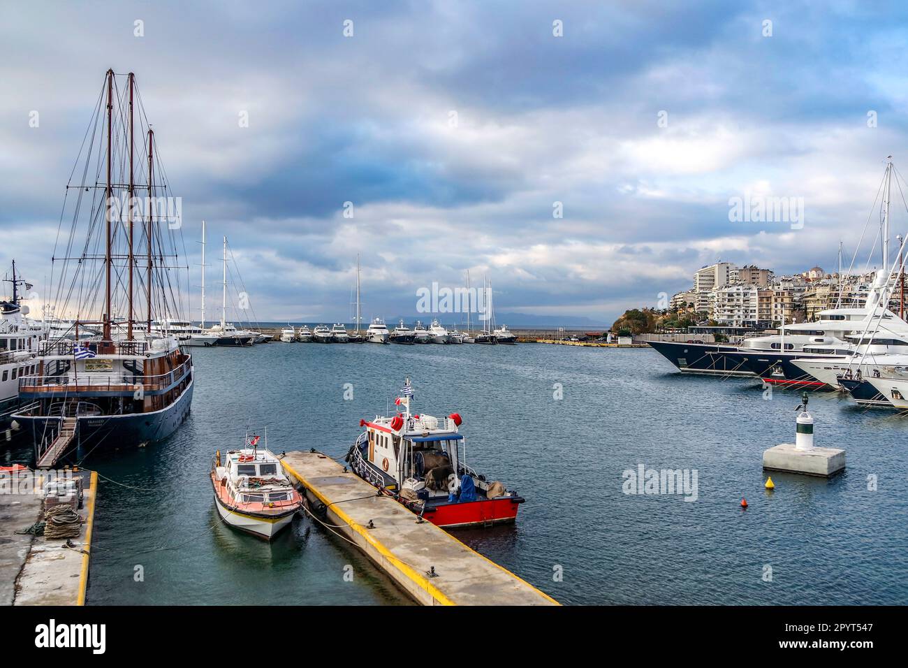Superyacht shipyards hi-res stock photography and images - Alamy
