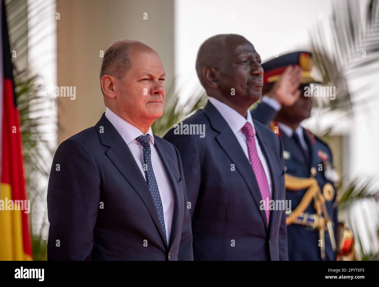 Nairobi, Kenya. 05th May, 2023. German Chancellor Olaf Scholz (l, SPD ...