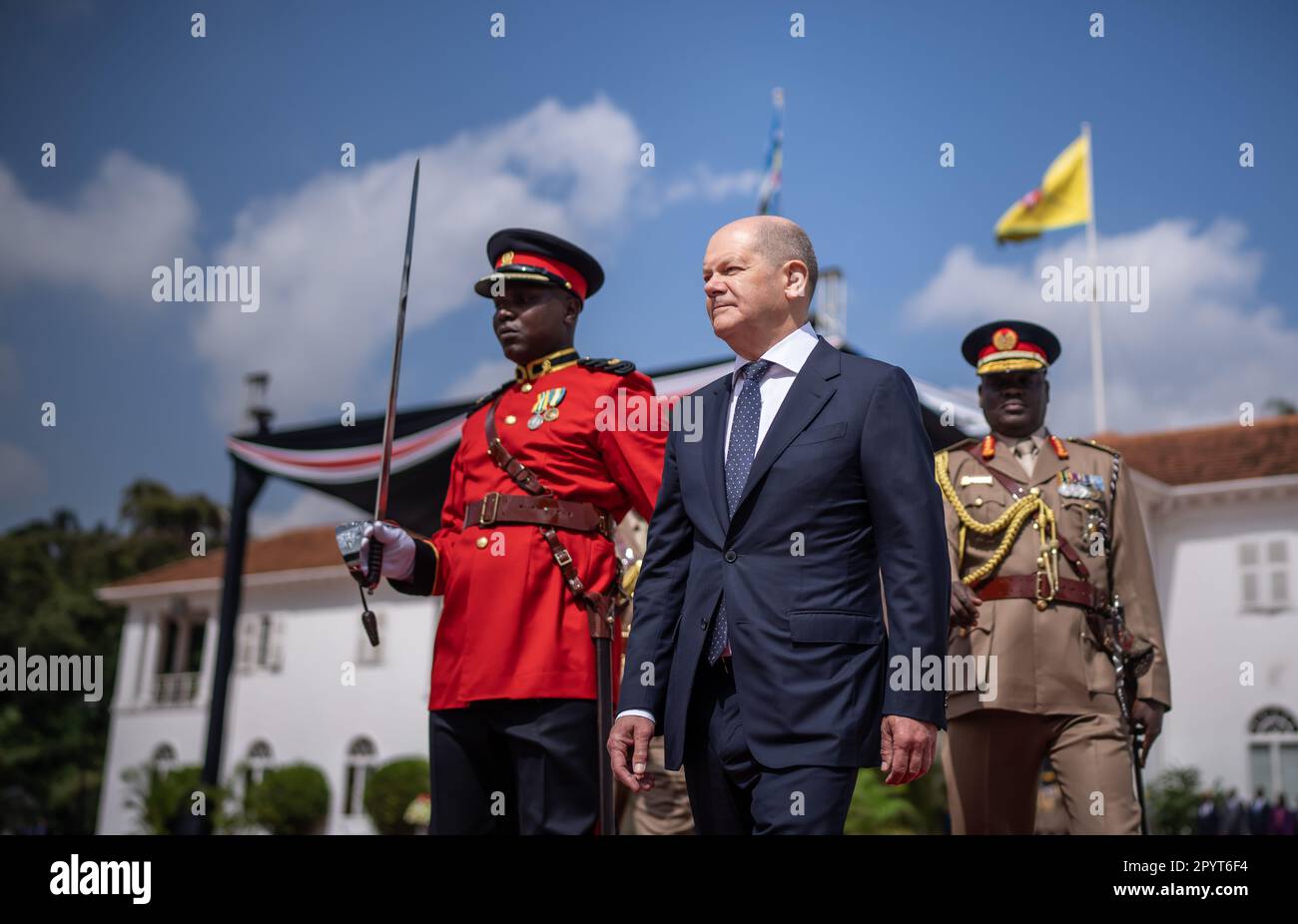 Nairobi, Kenya. 05th May, 2023. German Chancellor Olaf Scholz (M, SPD ...