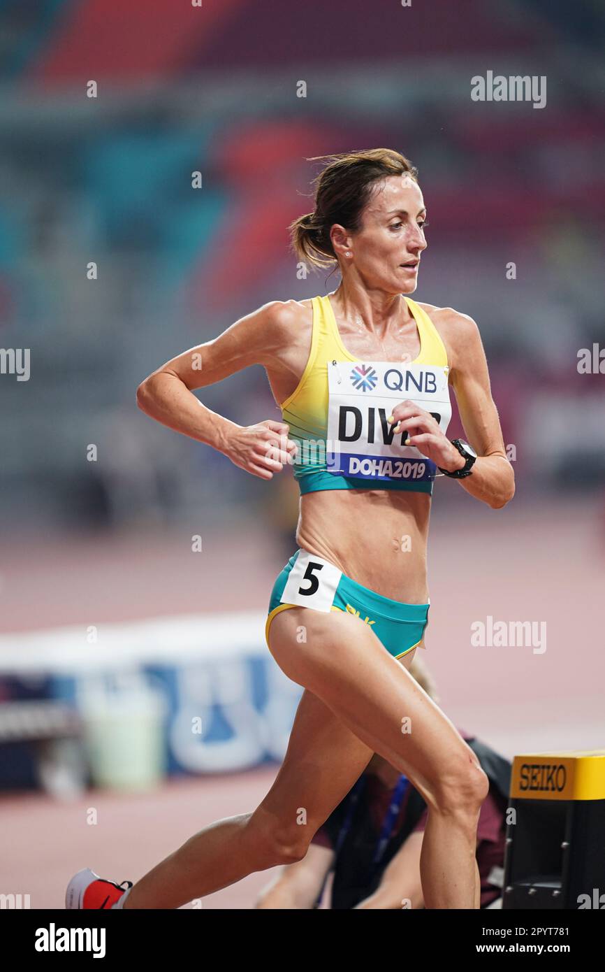 Sinead Diver running the 10.000 m at the 2019 World Athletics ...