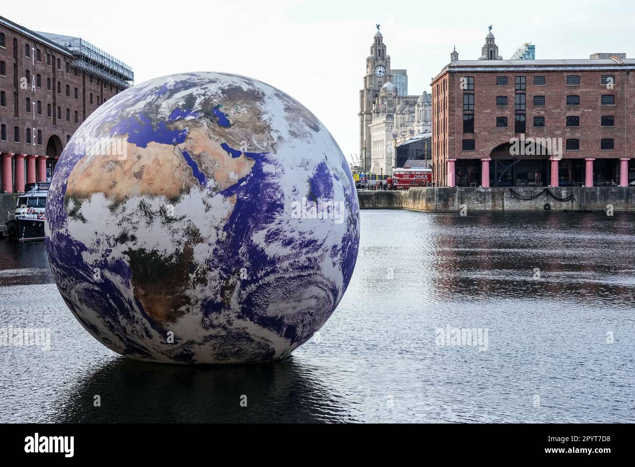 Floating earth luke jerram hi-res stock photography and images - Alamy