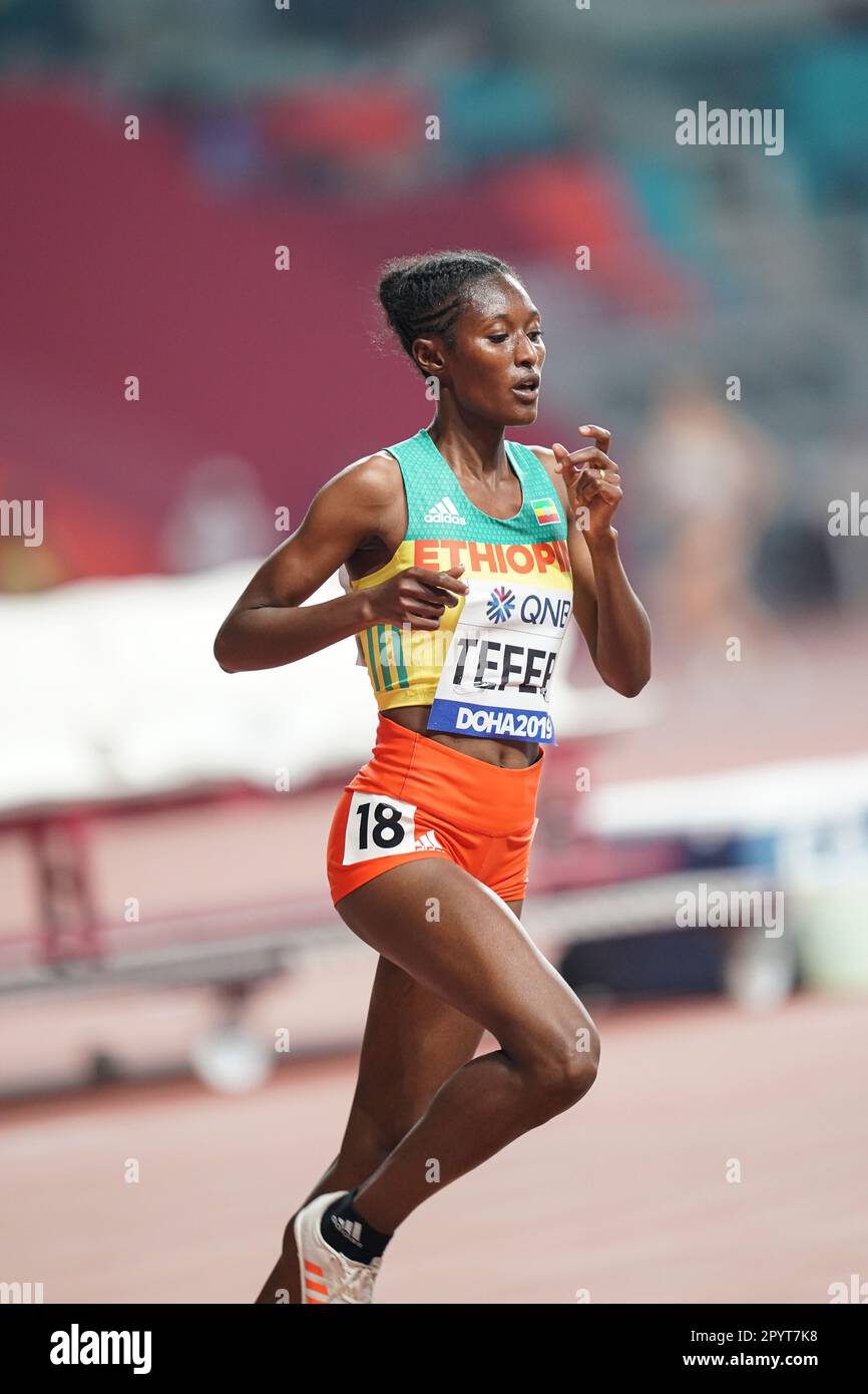 Senbere Teferi running the 10.000 m at the 2019 World Athletics ...