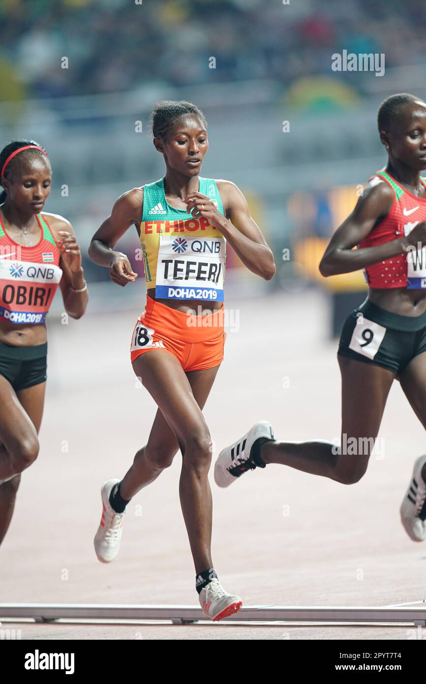 Senbere Teferi running the 10.000 m at the 2019 World Athletics ...