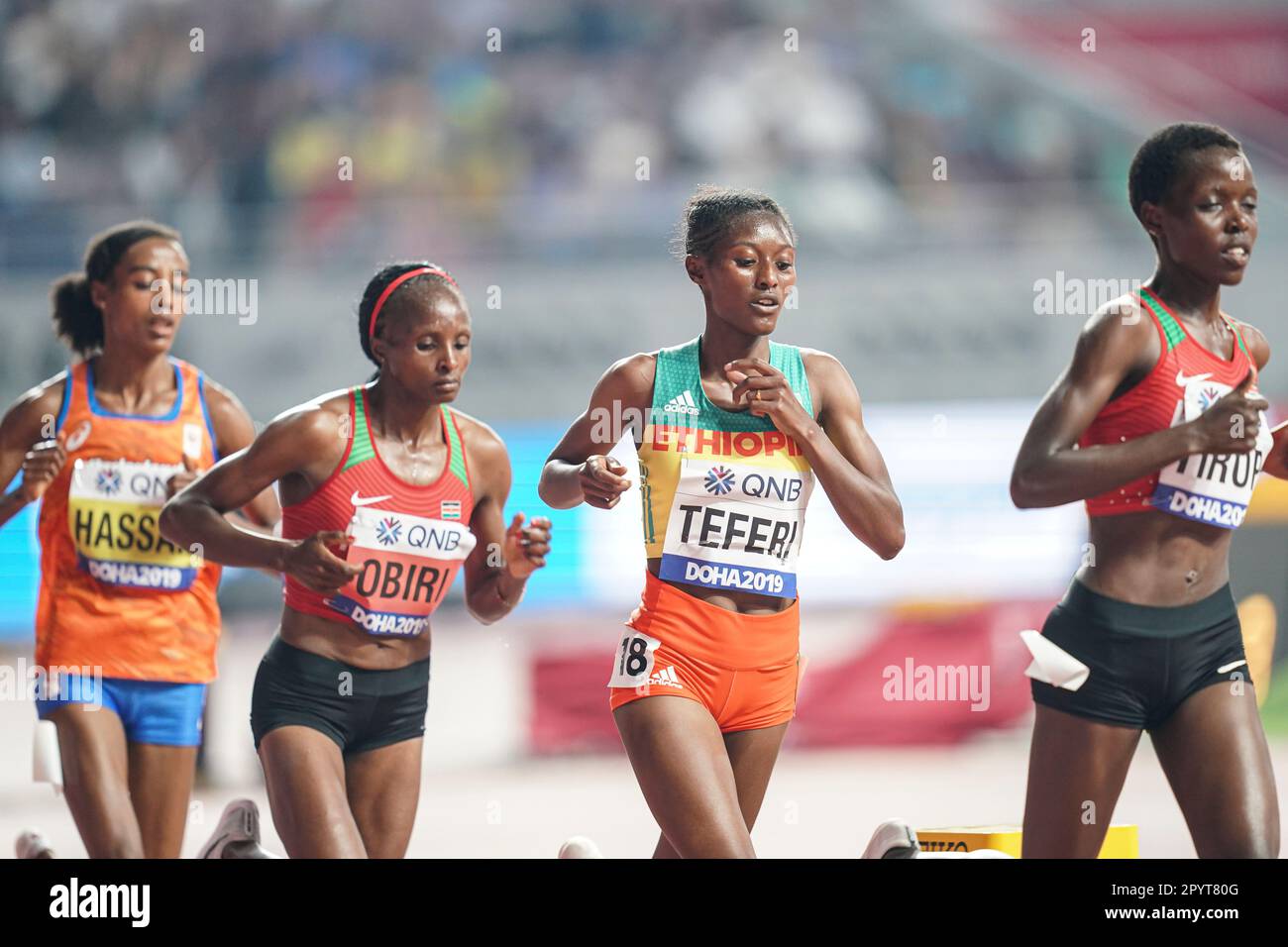 Senbere Teferi running the 10.000 m at the 2019 World Athletics ...