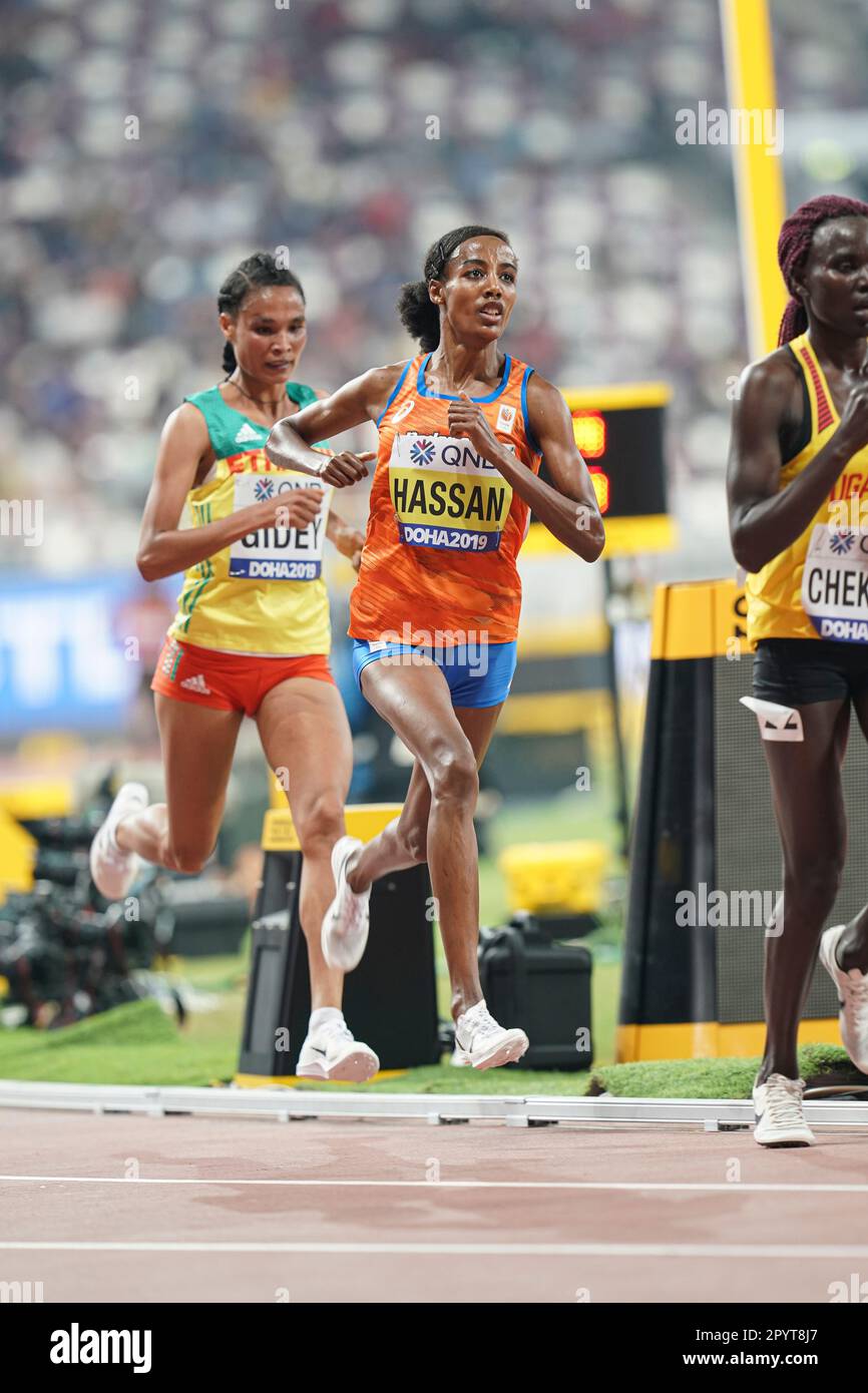 Sifan Hassan running the 10.000 m at the 2019 World Athletics ...
