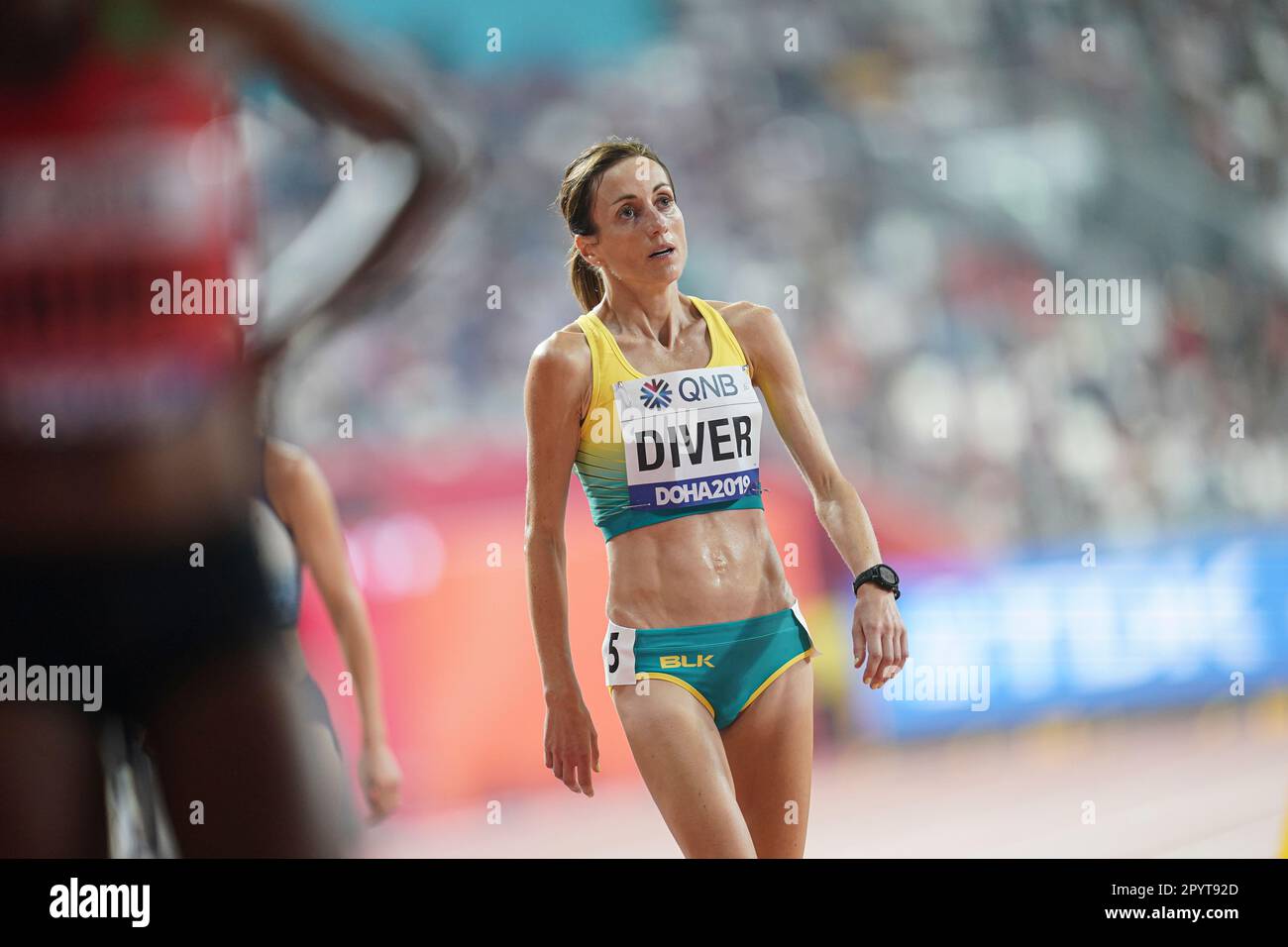 Sinead Diver running the 10.000 m at the 2019 World Athletics ...