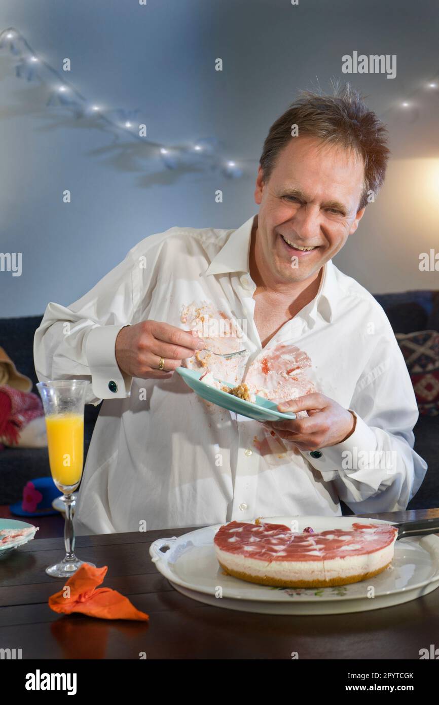 Spilt food on shirt hi-res stock photography and images - Alamy