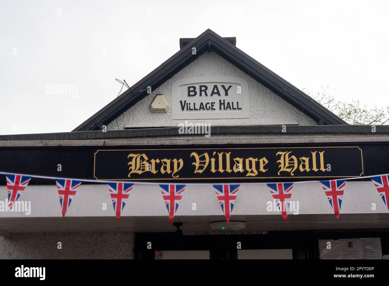 Bray, Berkshire, UK. 5th May, 2023. The residents of Bray Village in ...