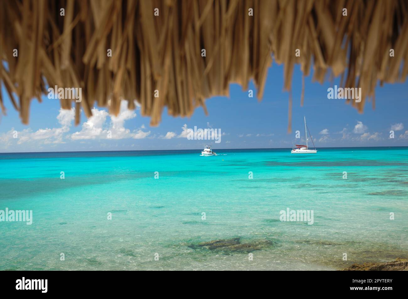 Turquoise waters at Malmok Beach in the Caribbean of Aruba. Some Stock ...