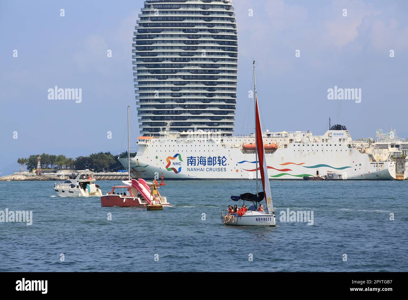 Tourists spend May Day holiday in Sanya City, southernmost China's ...