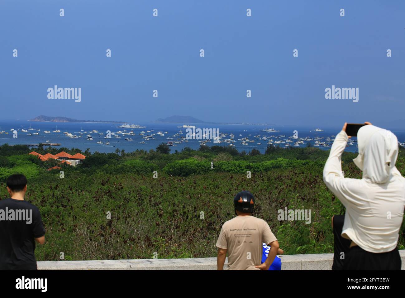 Tourists spend May Day holiday in Sanya City, southernmost China's ...