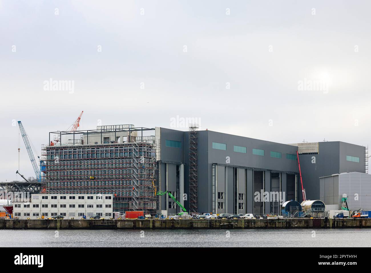 33 meters wide hi-res stock photography and images - Alamy