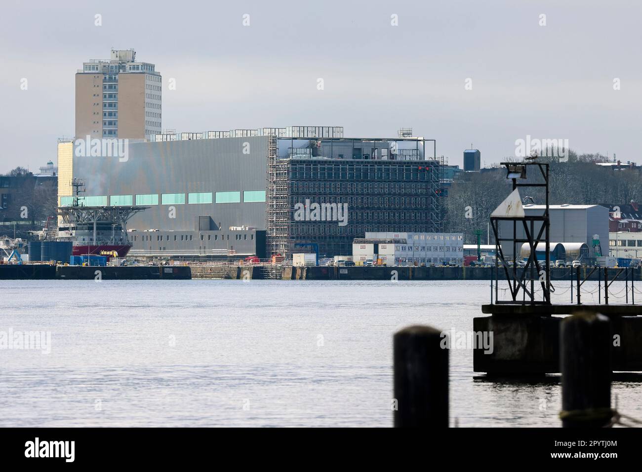 New shipbuilding hall hi-res stock photography and images - Alamy