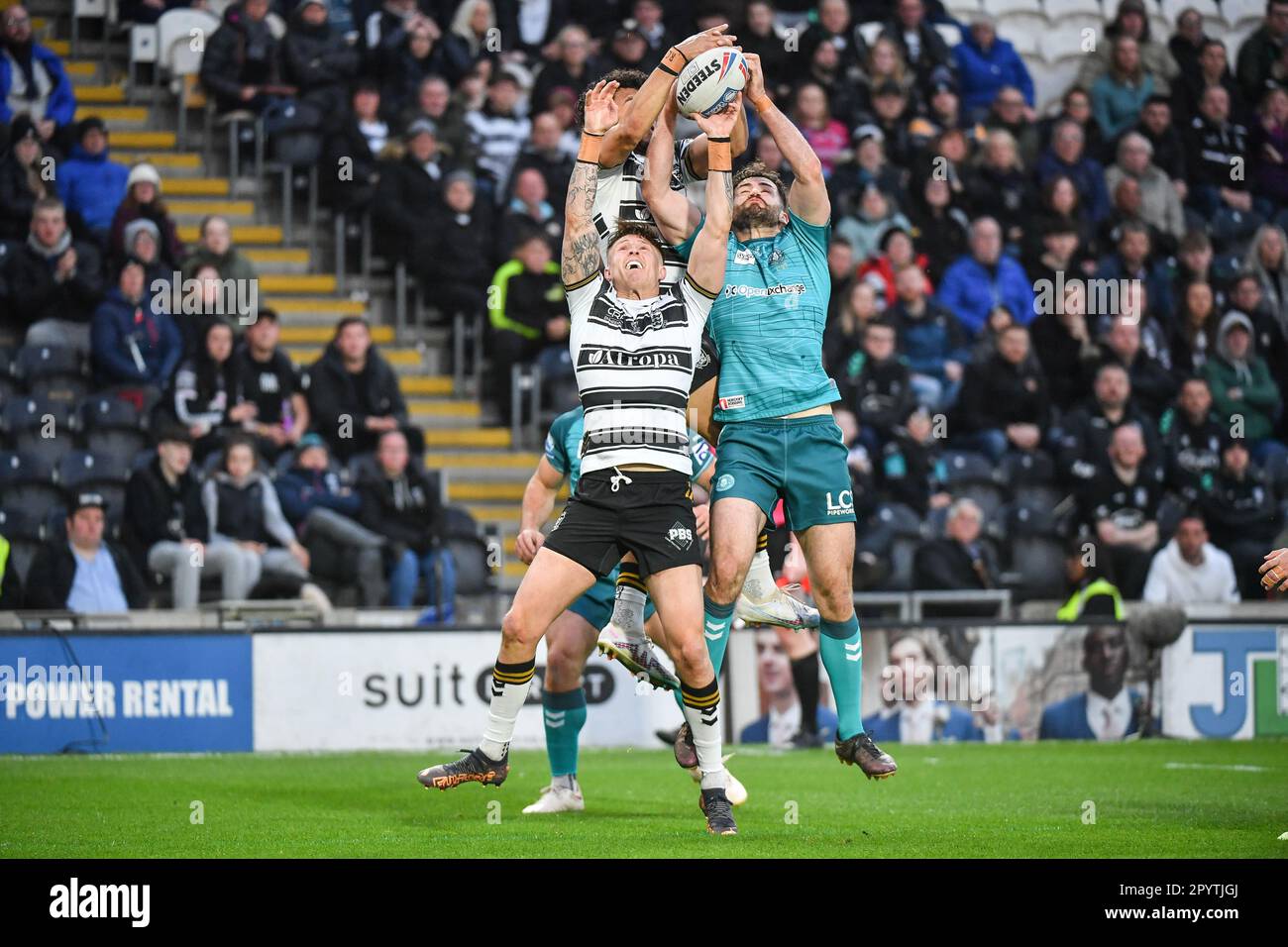 Hull, England - 4th May 2023 - Liam Sutcliffe and Darnell McIntosh of ...