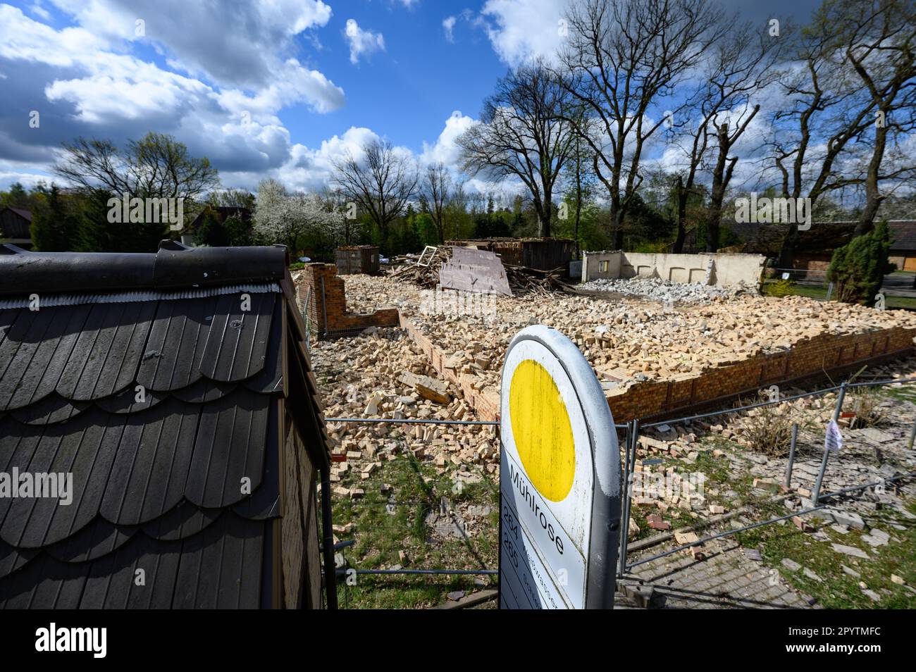PRODUCTION - 25 April 2023, Saxony, Mühlrose: View of a demolished ...
