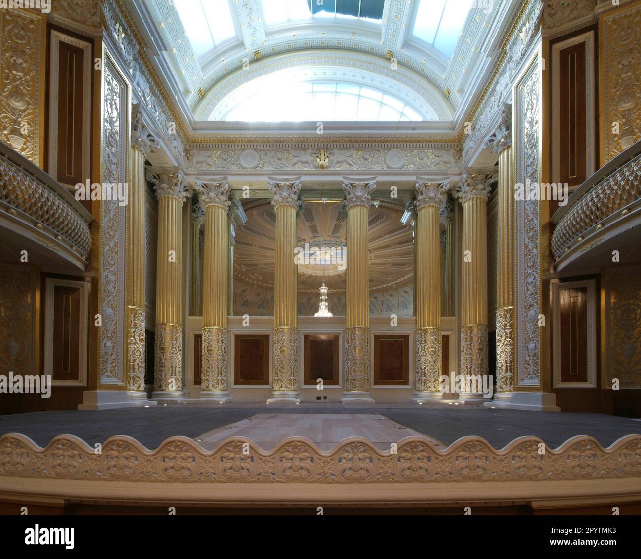 The Interior of the historic St Georges Hall, Liverpool, Merseyside ...