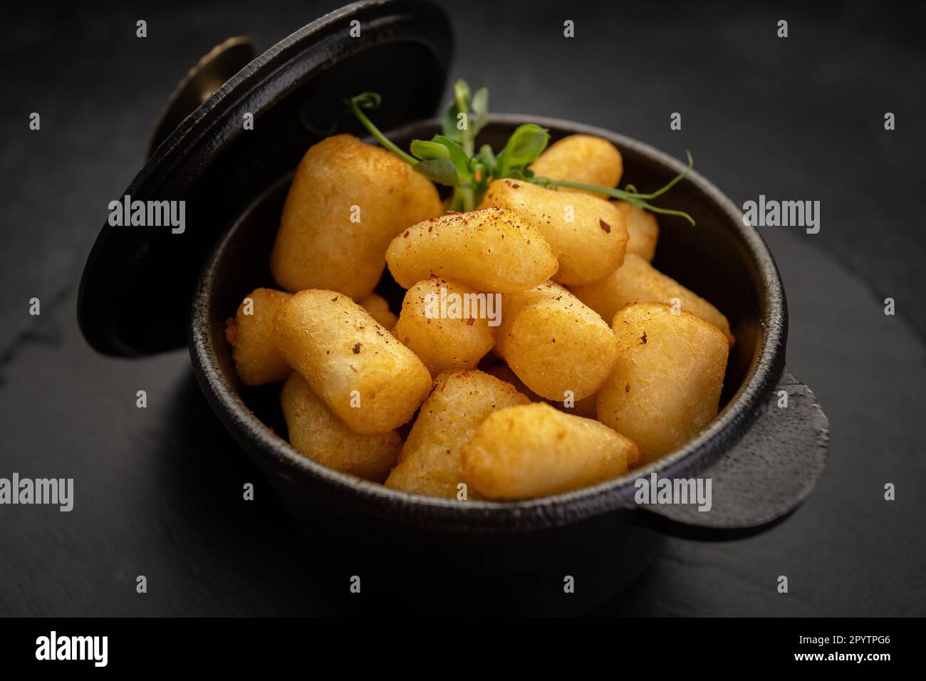 Chicken bites fast food hi-res stock photography and images - Alamy