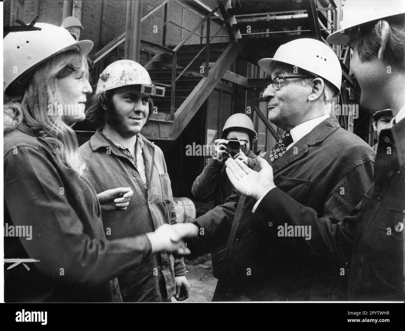 1976 eroffnet hi-res stock photography and images - Alamy