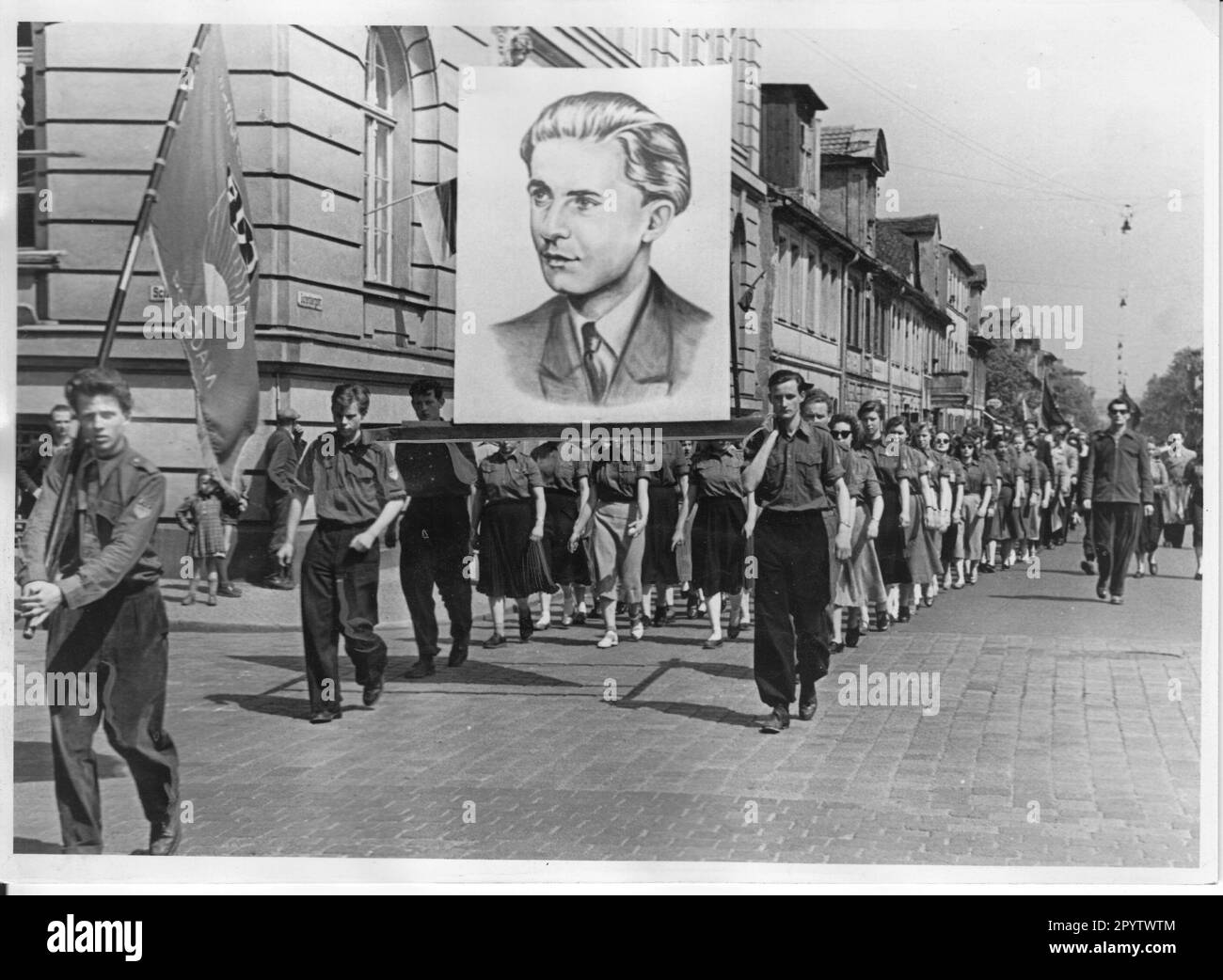 In an impressive demonstration, the members of the Free German Youth ...