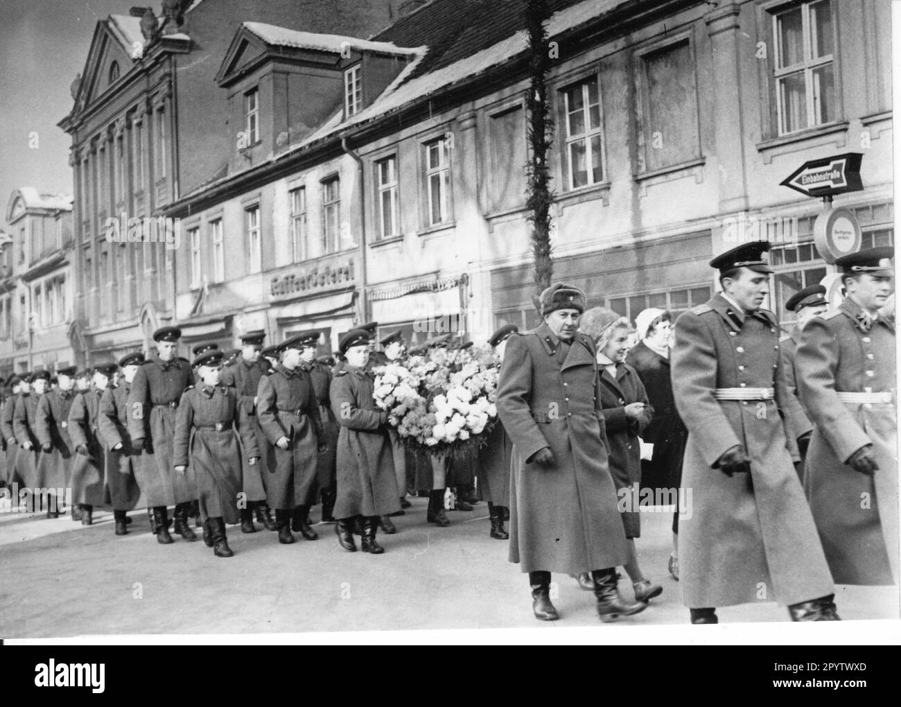 Demonstration procession on Klement-Gottwald-Straße (now Brandenburger ...