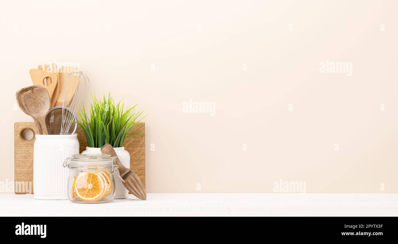 Colander beige kitchen equipment hi-res stock photography and images ...