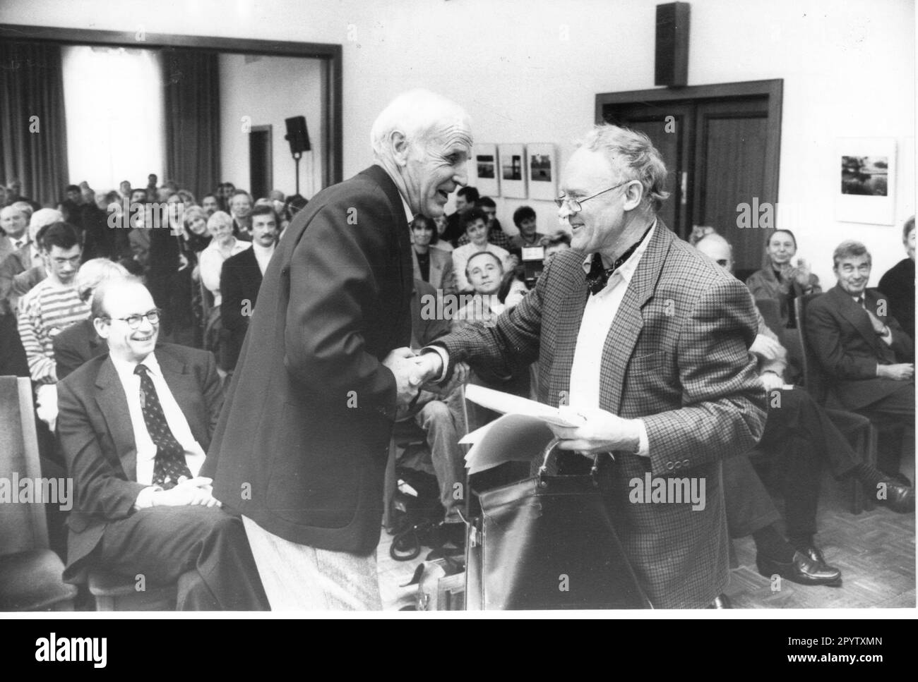 1993 foto Black and White Stock Photos & Images - Alamy