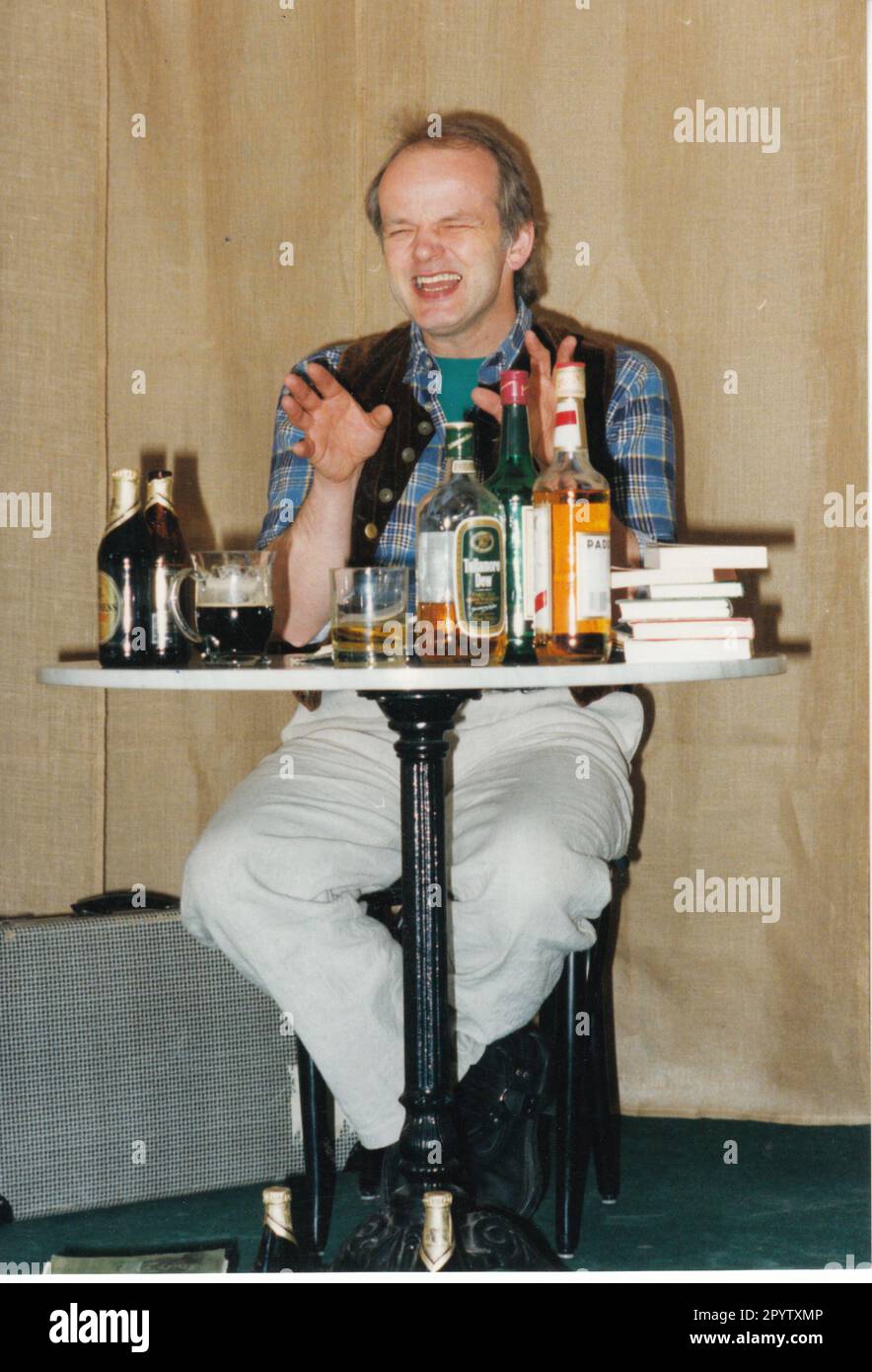 With a few books, lots of drinks and even more humor, Thomas Bruhn ...