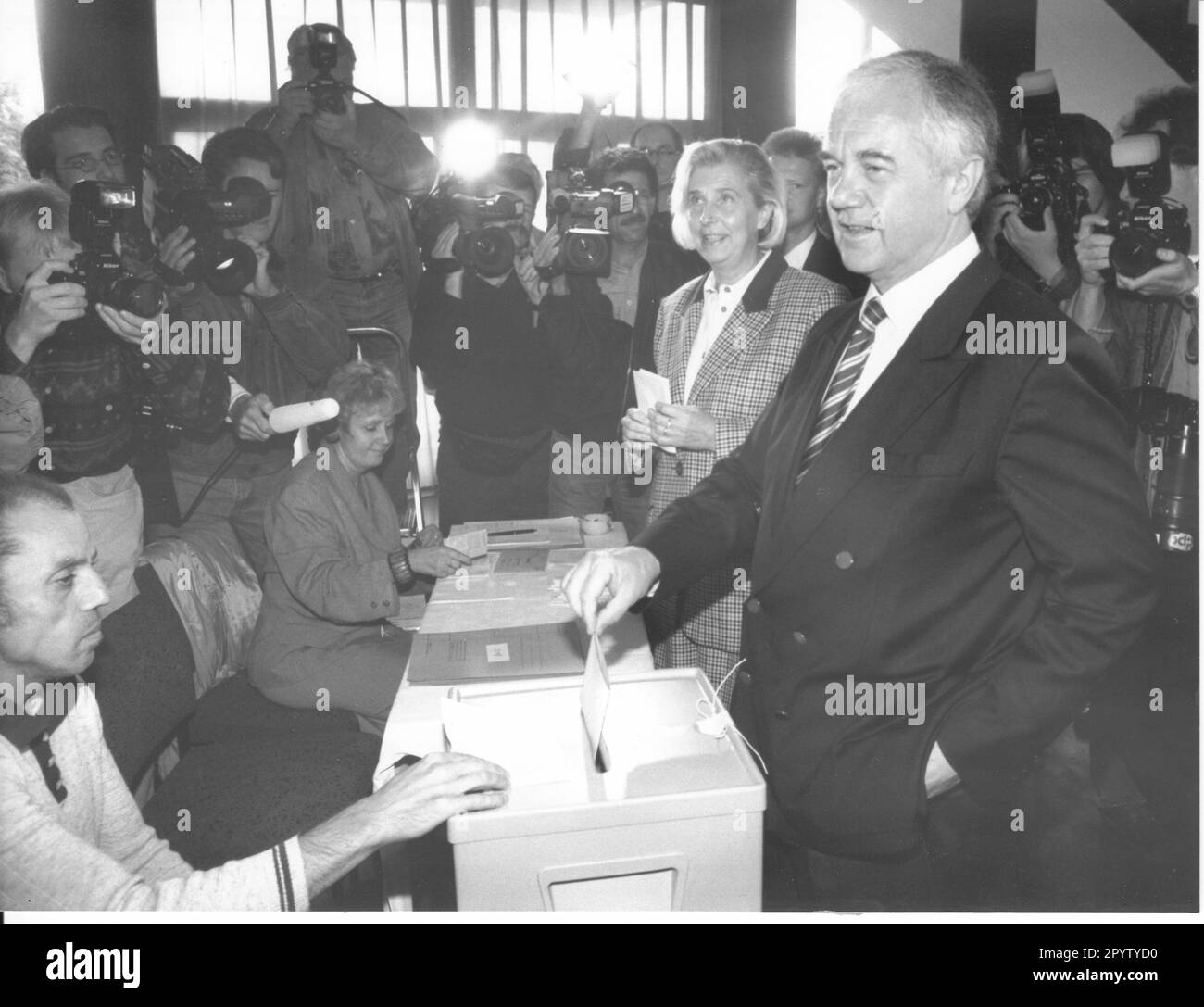 The 1994 parliamentary election hi-res stock photography and images - Alamy