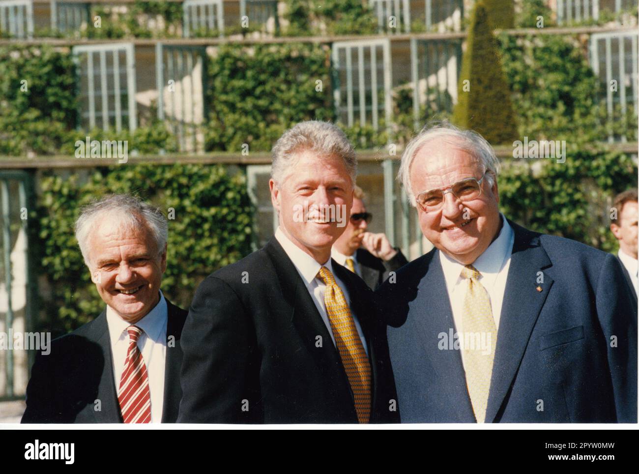 American President Bill Clinton visiting Potsdam with German Chancellor ...