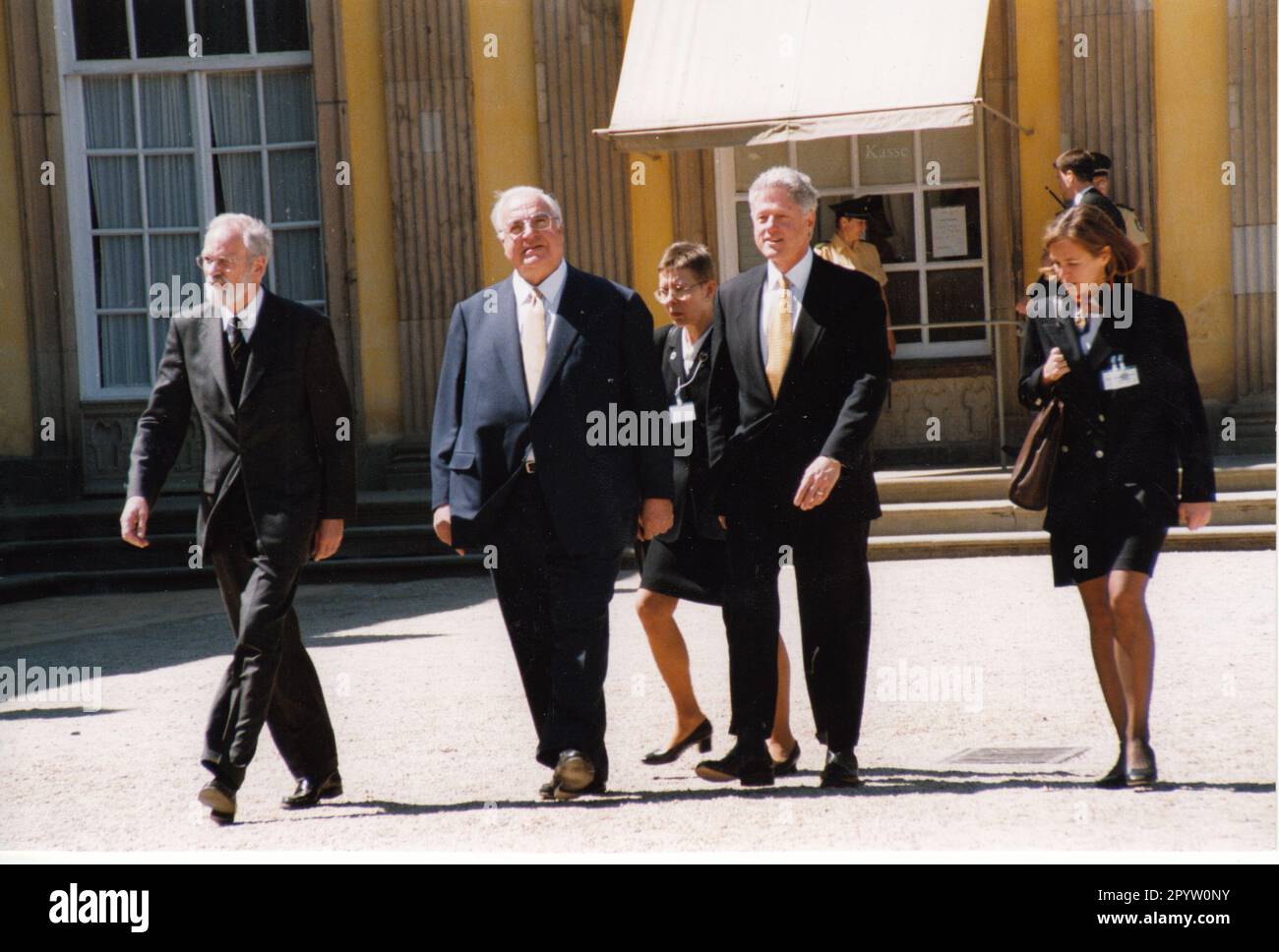 American President Bill Clinton visiting Potsdam with German Chancellor ...
