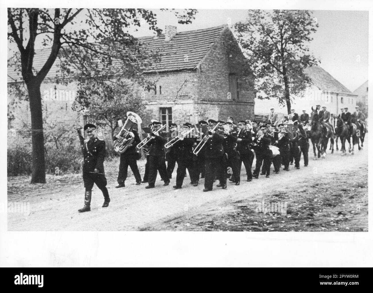 The music corps of the Ministry of the Interior in Potsdam. At the head ...