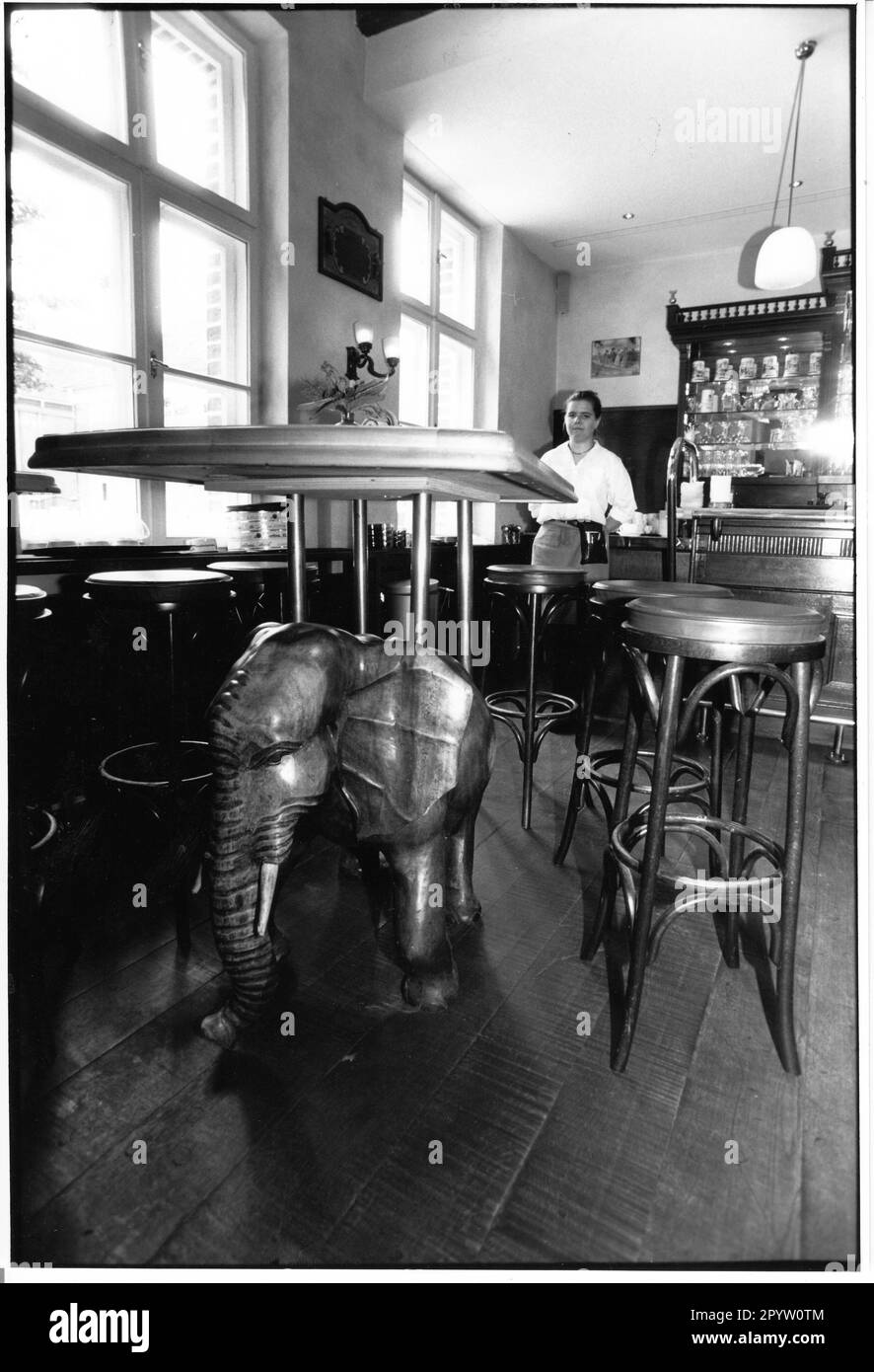 "Restaurant in the ""Flying Dutchman"" on the corner of Benkertstraße ...