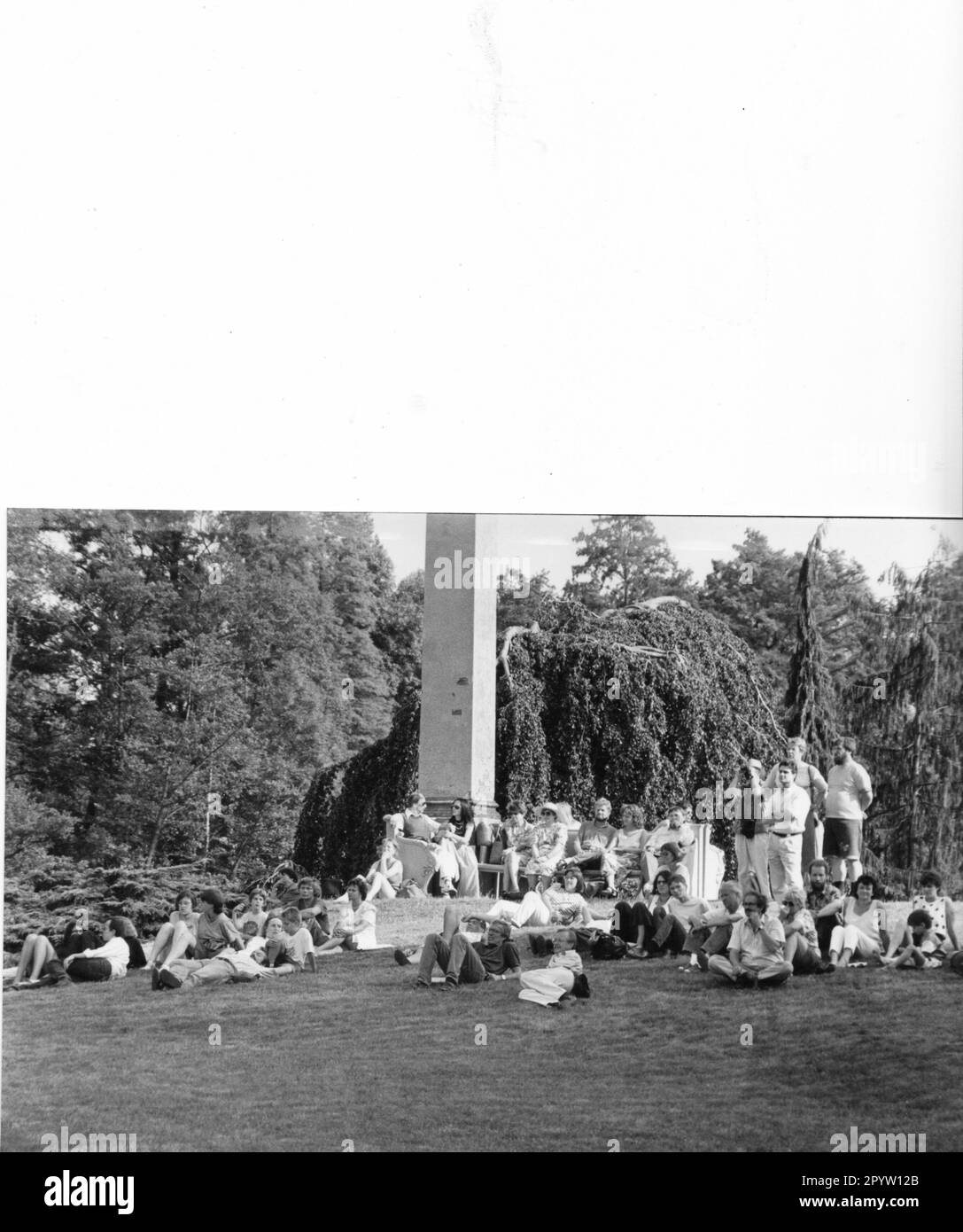Potsdam: Music Festival June 26, 1992 Audience Roman Baths Photo: MAZ ...