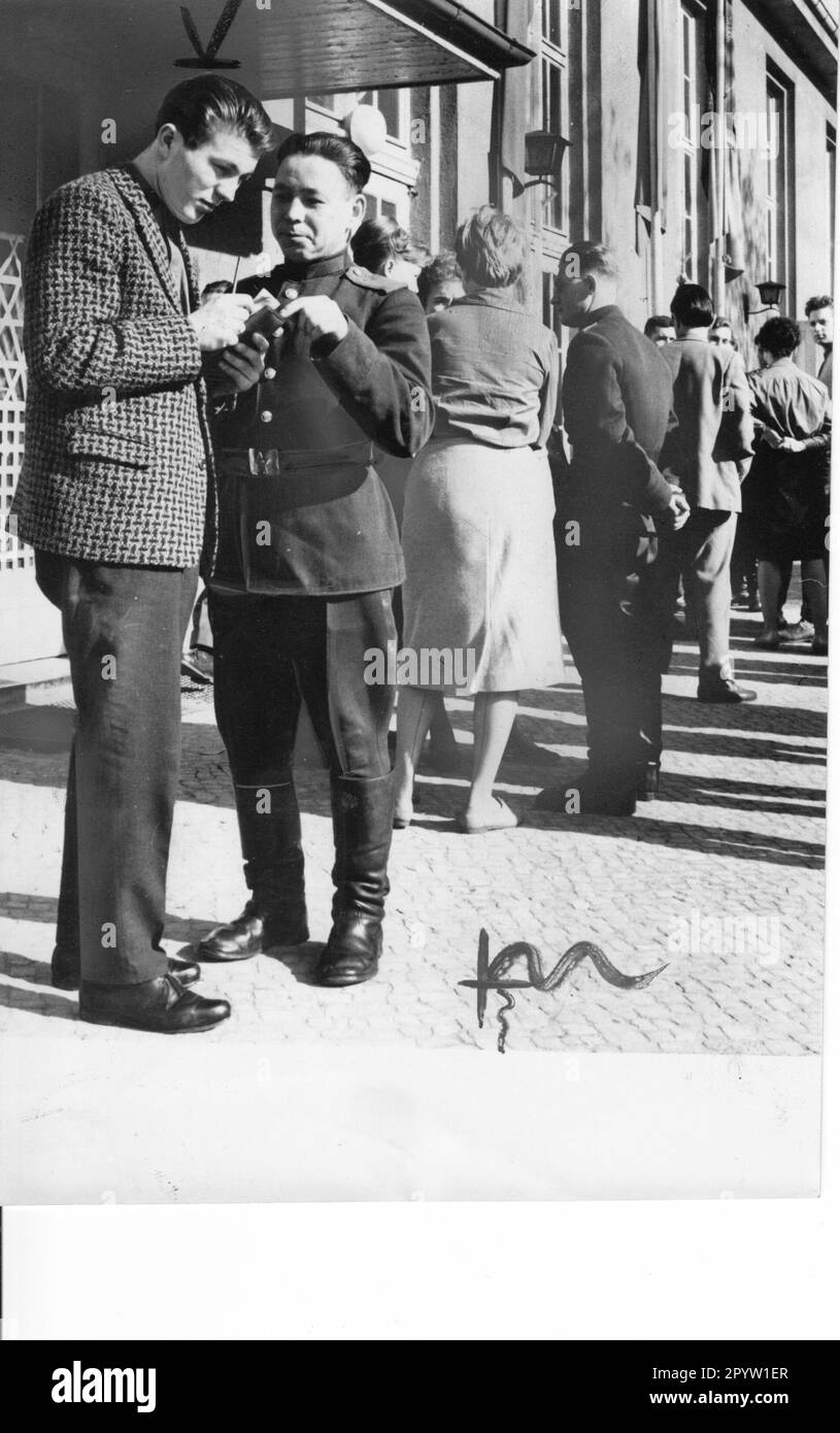 Soviet delegates hi-res stock photography and images - Alamy