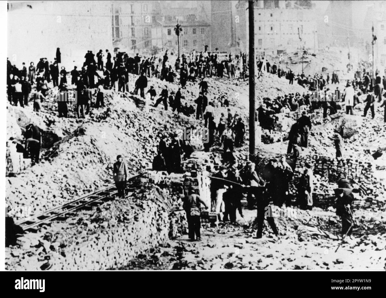 Demolition and reconstruction in Potsdam. Photo: MAZ/Archive,after 1945 ...