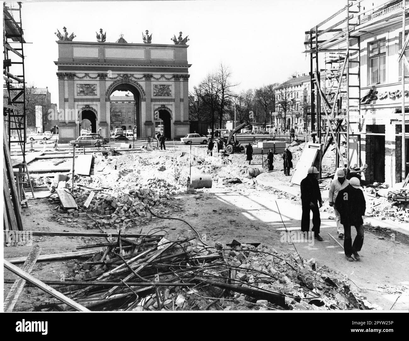 The reconstruction/construction work on Klement-Gottwald-Strasse(also ...