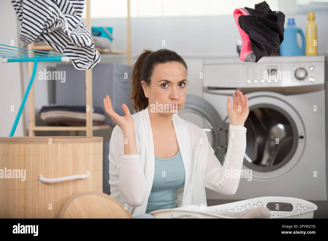 Woman home exhaustion chores hi-res stock photography and images - Alamy
