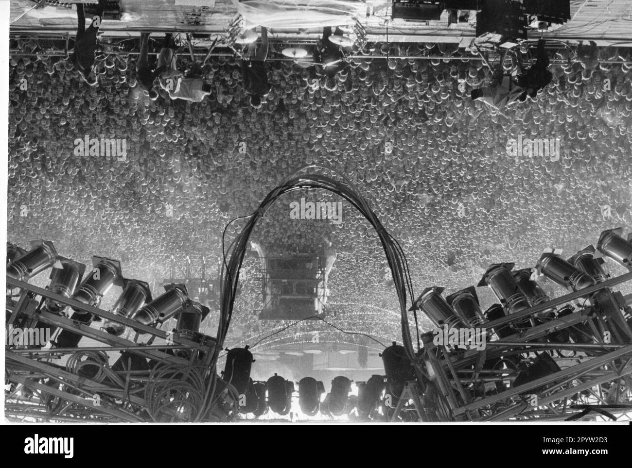 "Berlin Rock and Song Summer of the FDJ 1989 the first open-air concert in Weißensee with 45 000 ...