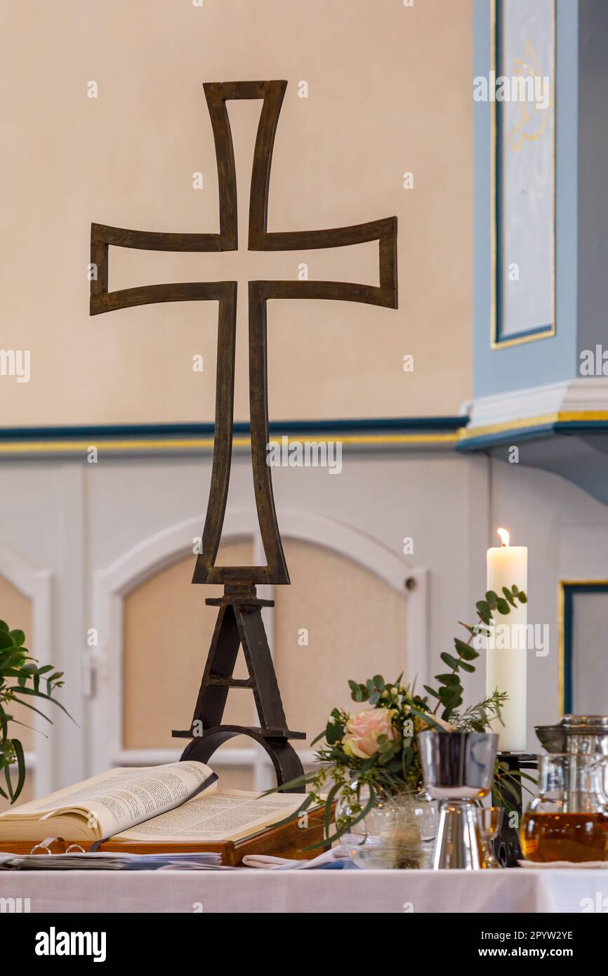 Cross of a church hi-res stock photography and images - Alamy