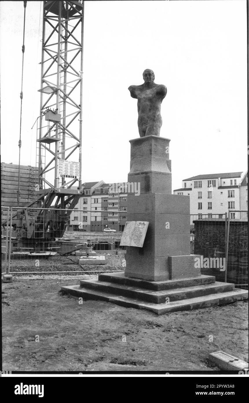 Sculpture by architect Rob Krier at the Kirchsteigfeld construction ...