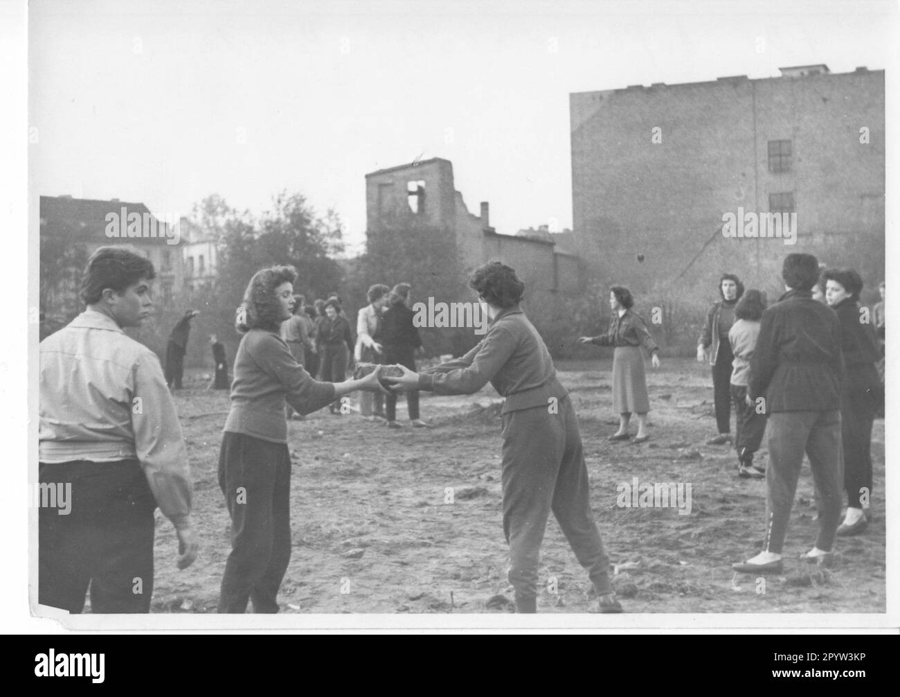 FDJ construction work for NAW (Nationales Aufbauwerk) in Potsdam ...