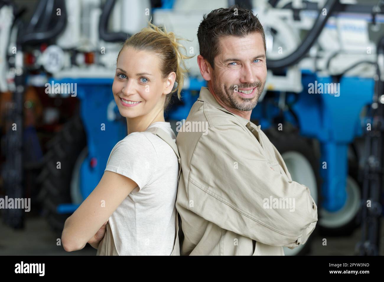 portrait of heavy equipment mechanic posing Stock Photo - Alamy
