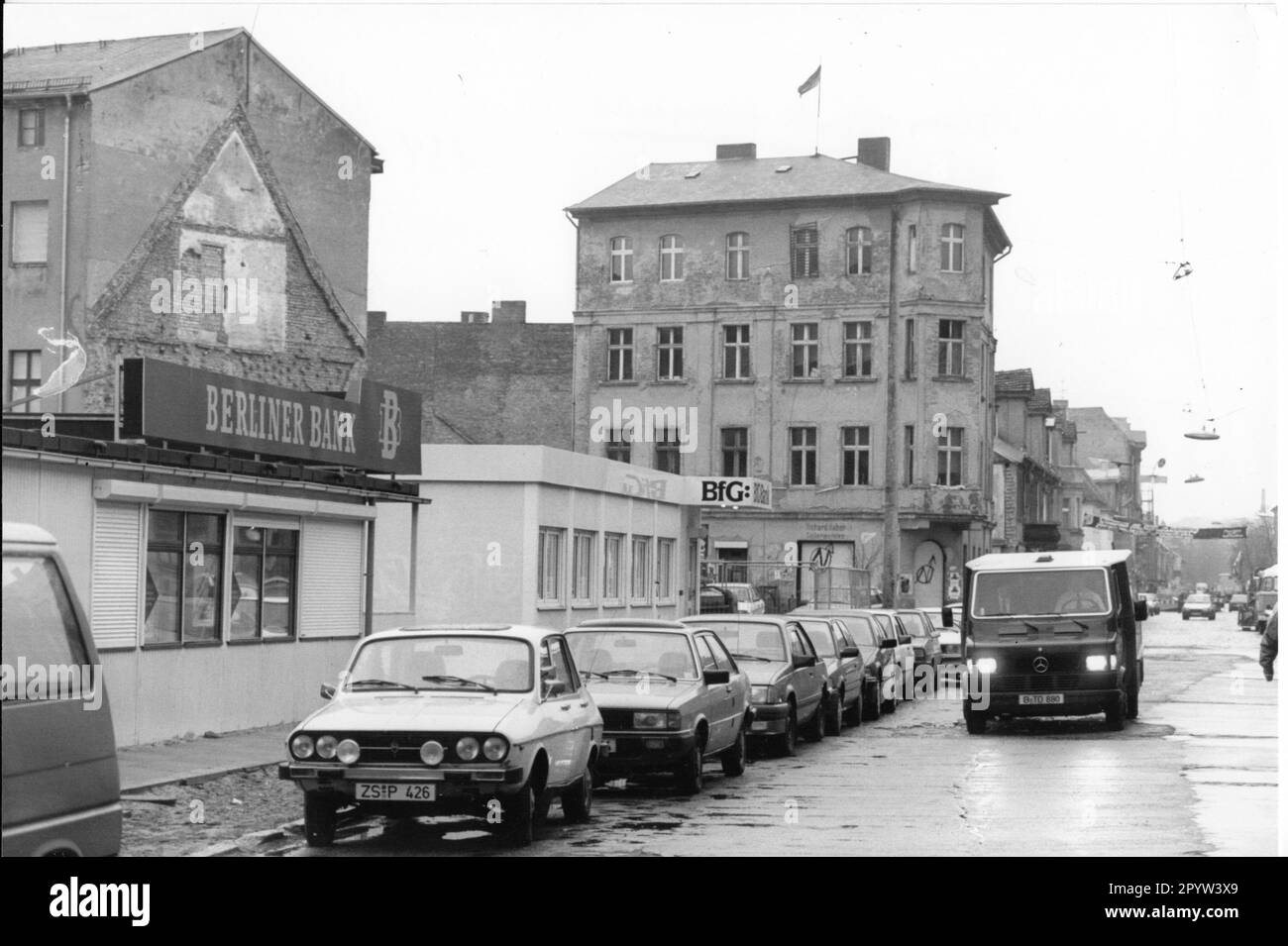 Potsdam Gutenbergstraße banks and squatters money transporter car Dacia ...