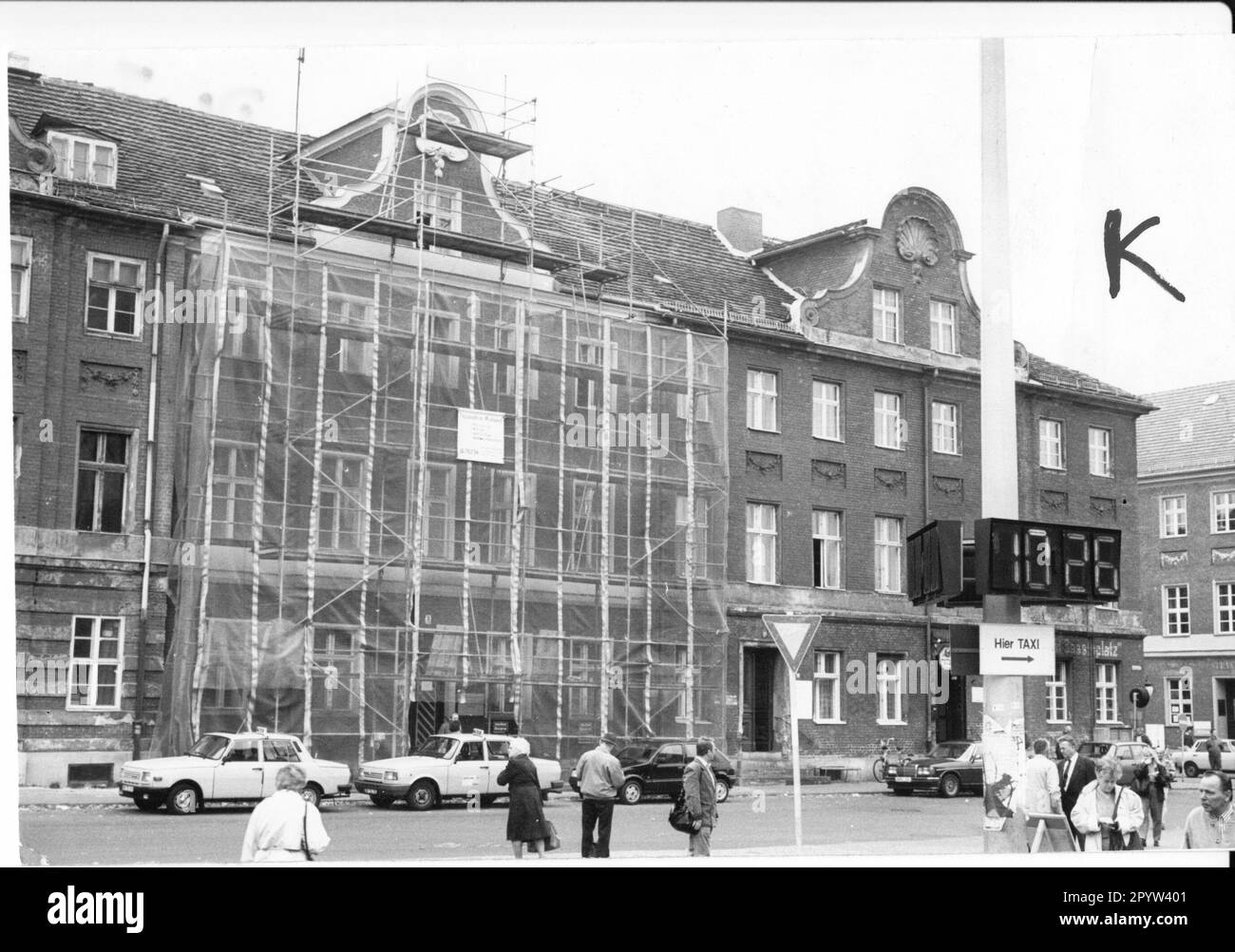Reconstruction and redevelopment hi-res stock photography and images ...