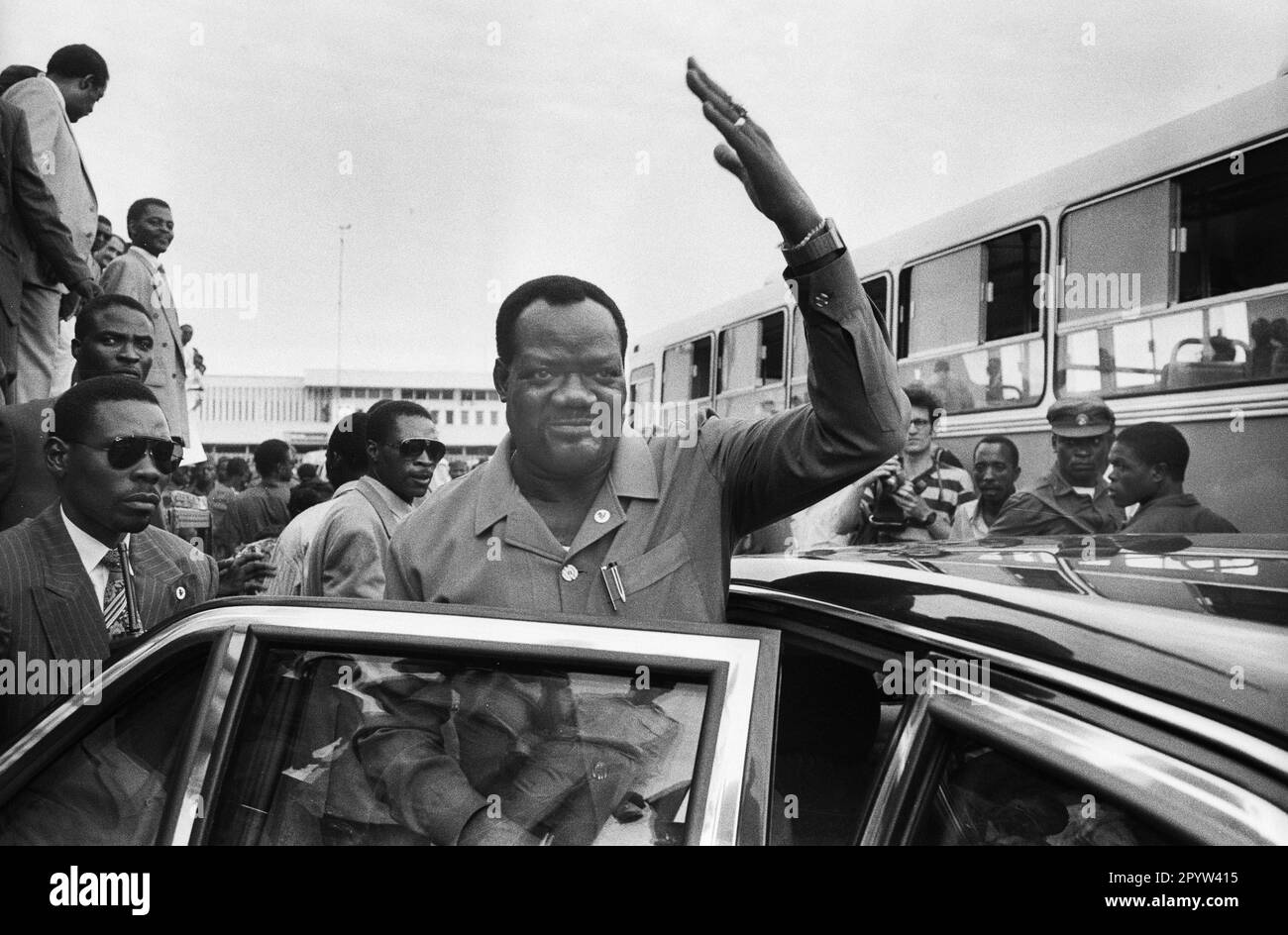 Angola, Luanda, 04/04/1992 Archive: 33-12-23 UNITA election campaign ...