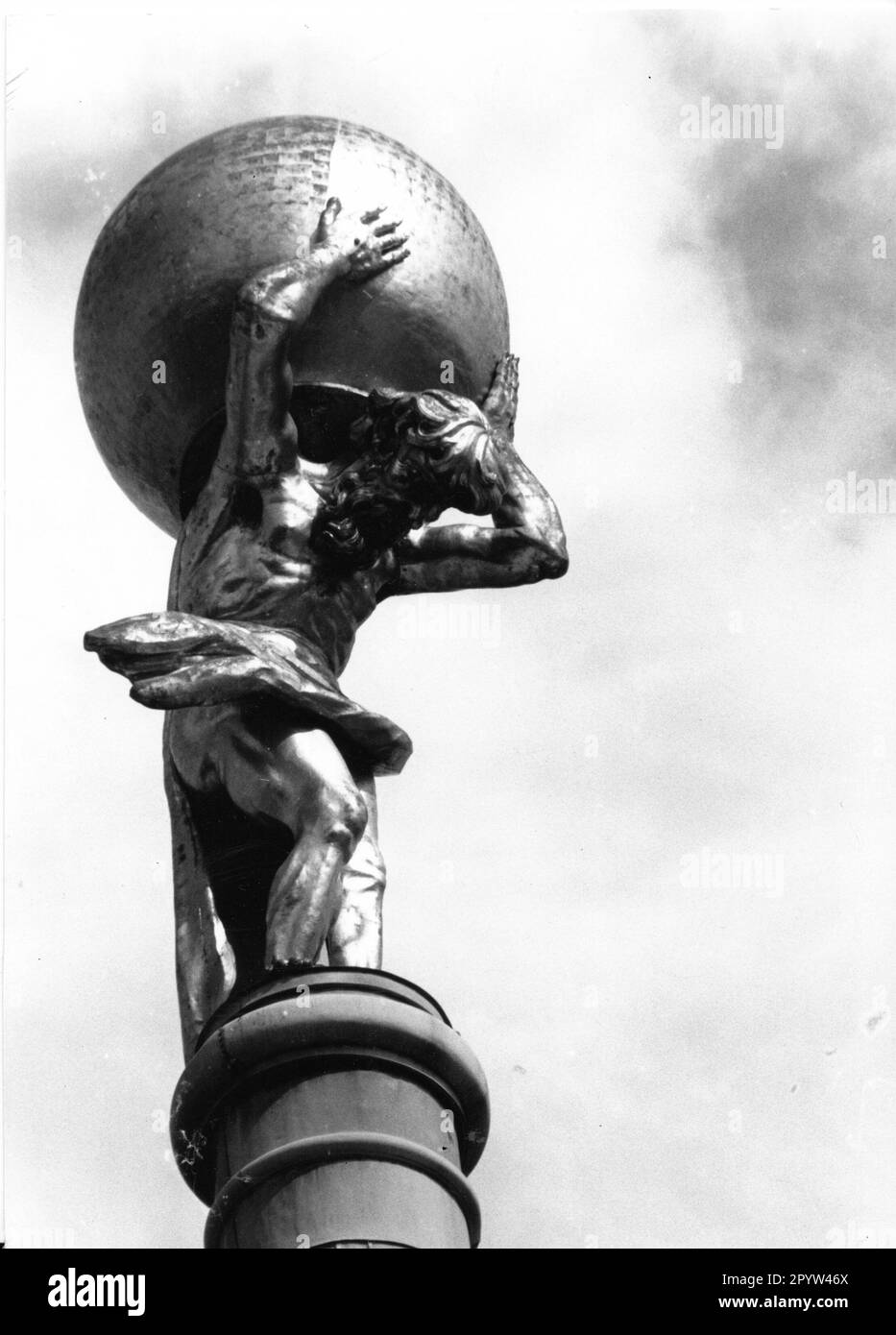 Potsdam Atlas sculpture 1997 condition ball etc. Photo: MAZ/Christel ...