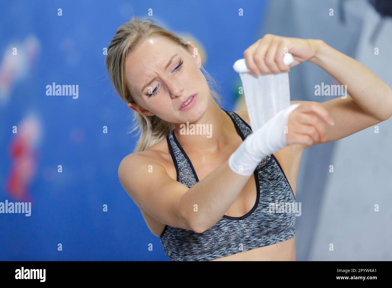 Stretch bandaging hi-res stock photography and images - Alamy