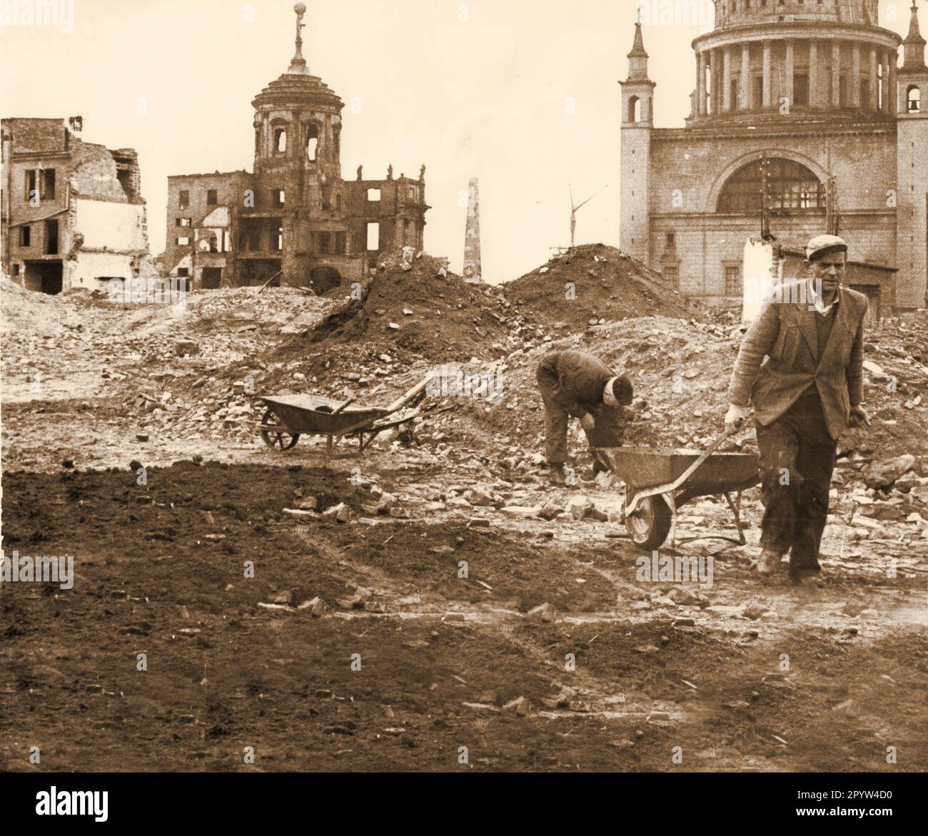 Demolition and reconstruction at Blücherplatz (behind the Old Market ...