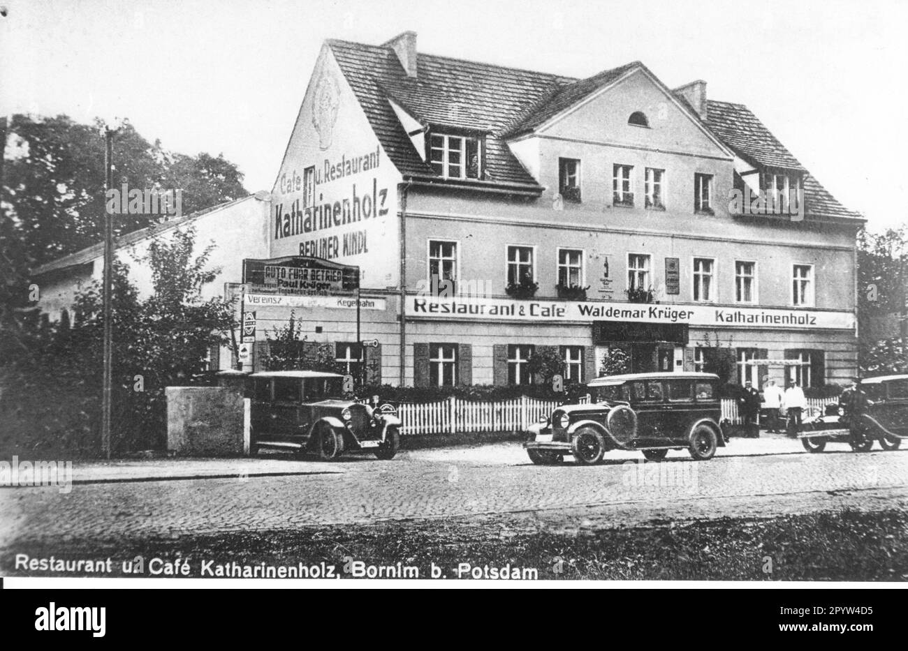The picture from the 1930s shows the traditional restaurant ...